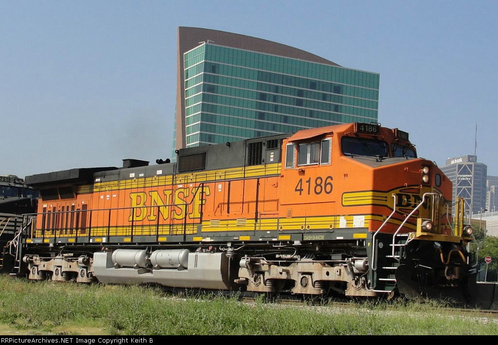 BNSF 4186